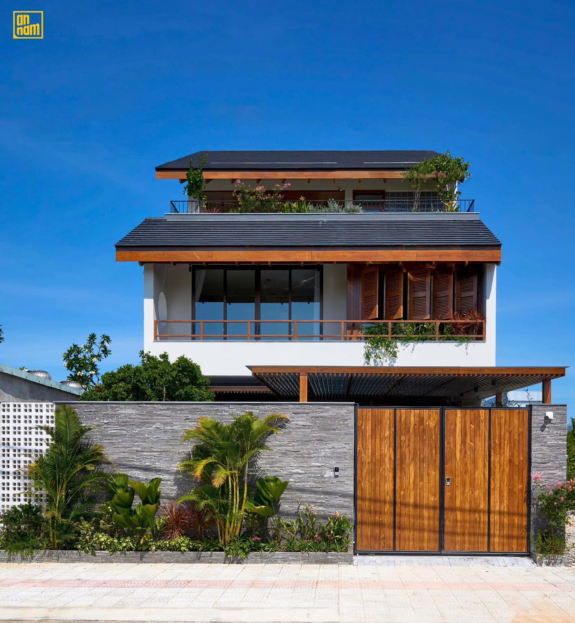 SOLAR VILLA