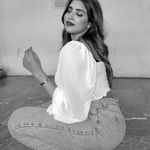 Email Address of @model.soukaina Instagram Influencer Profile - Contact ...