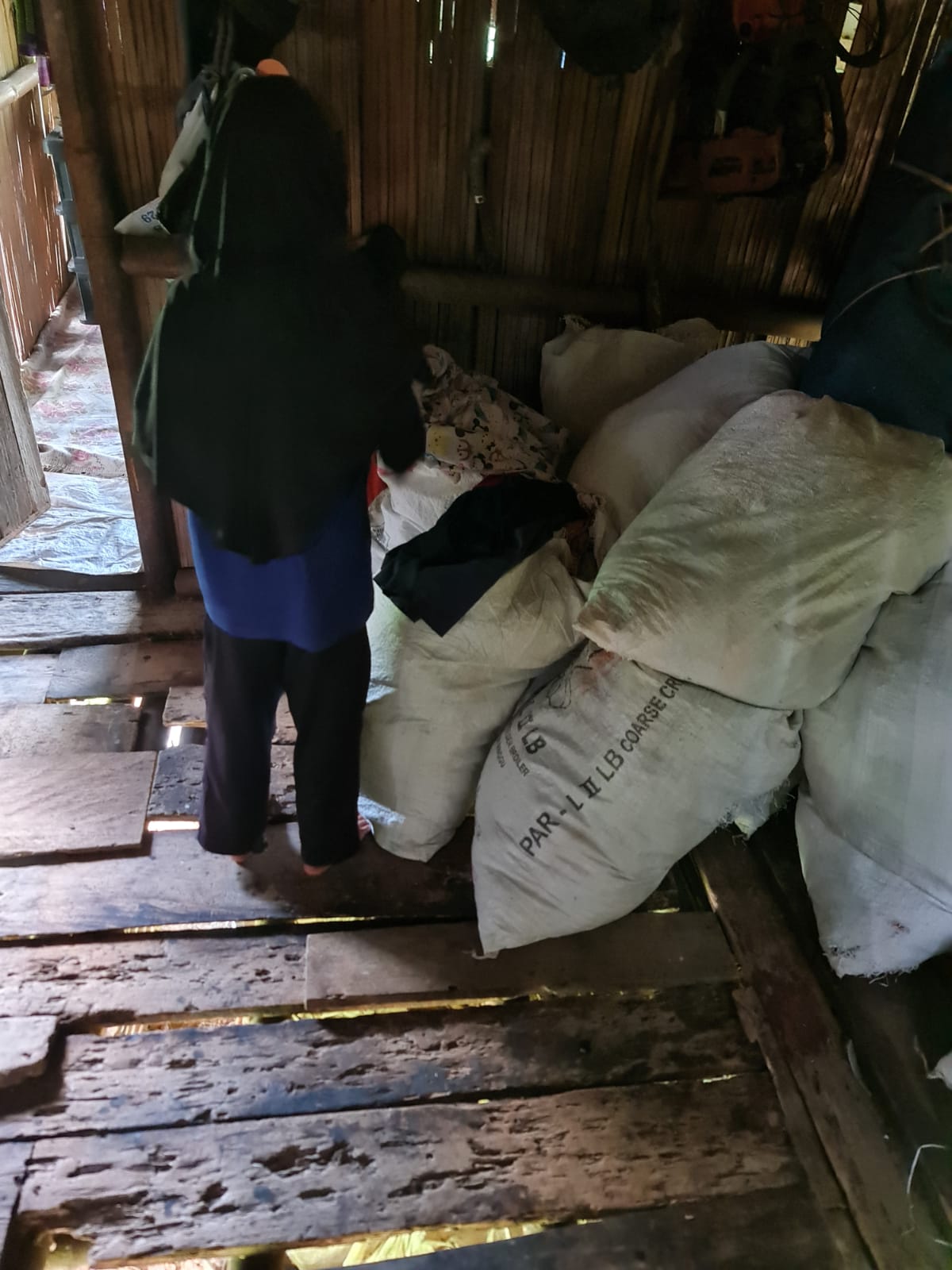 SharingHappiness | Perjuangan Nurul Mengurus Sang Nenek