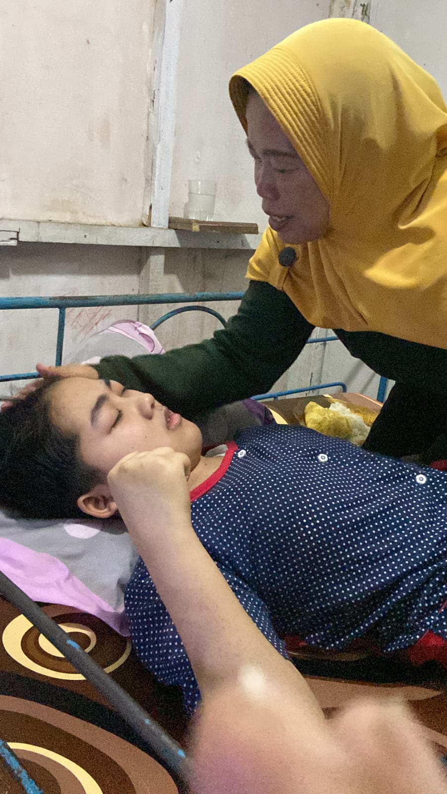 SharingHappiness | Perjuangan Sang Ibu Merawat Anak Lumpuh Seorang Diri