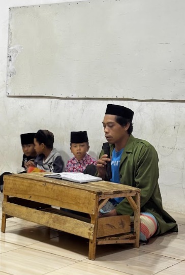 SharingHappiness | Bantu Juang Ustadz Pencari Rongsok
