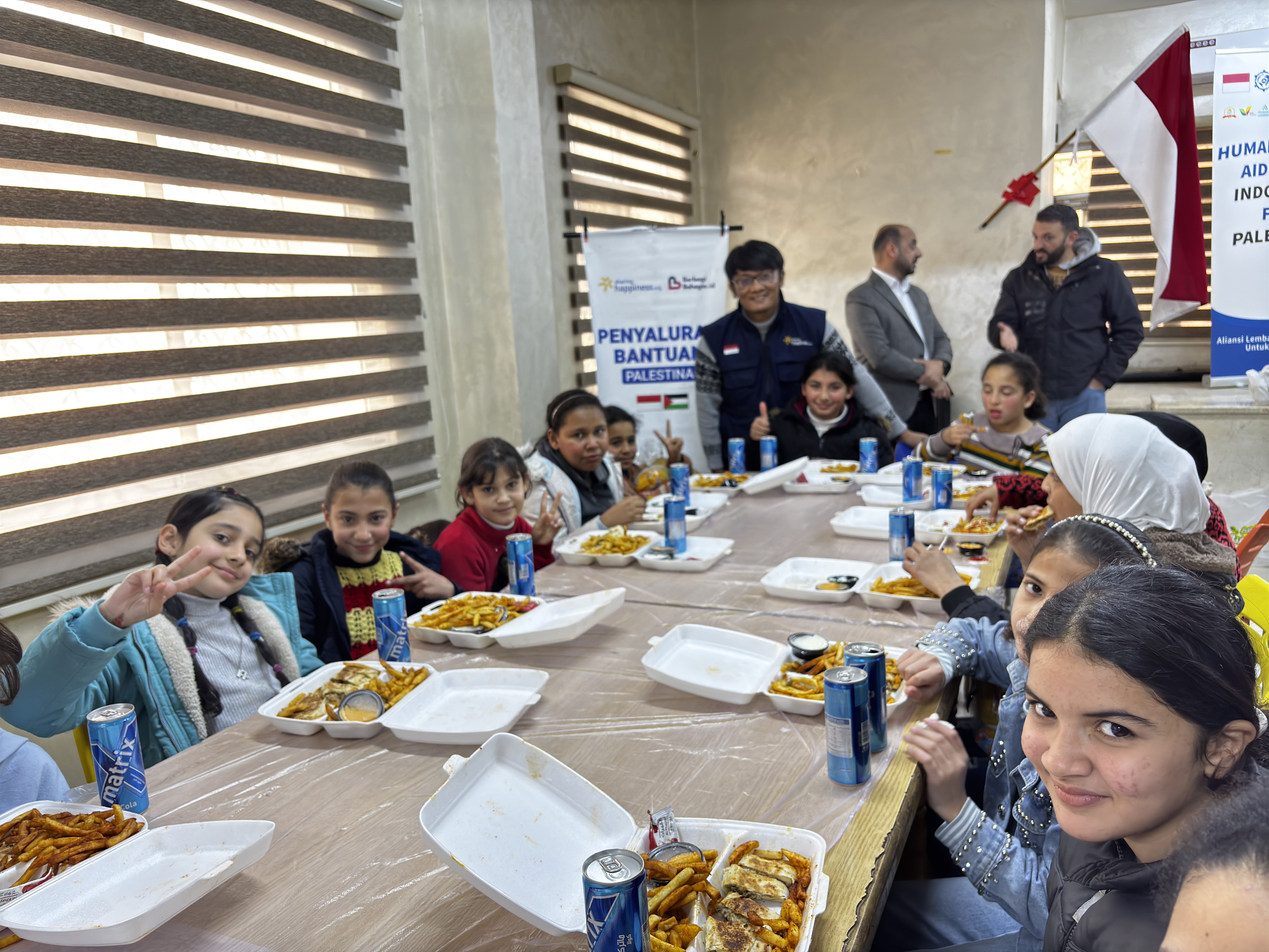 SharingHappiness | Love4Palestina