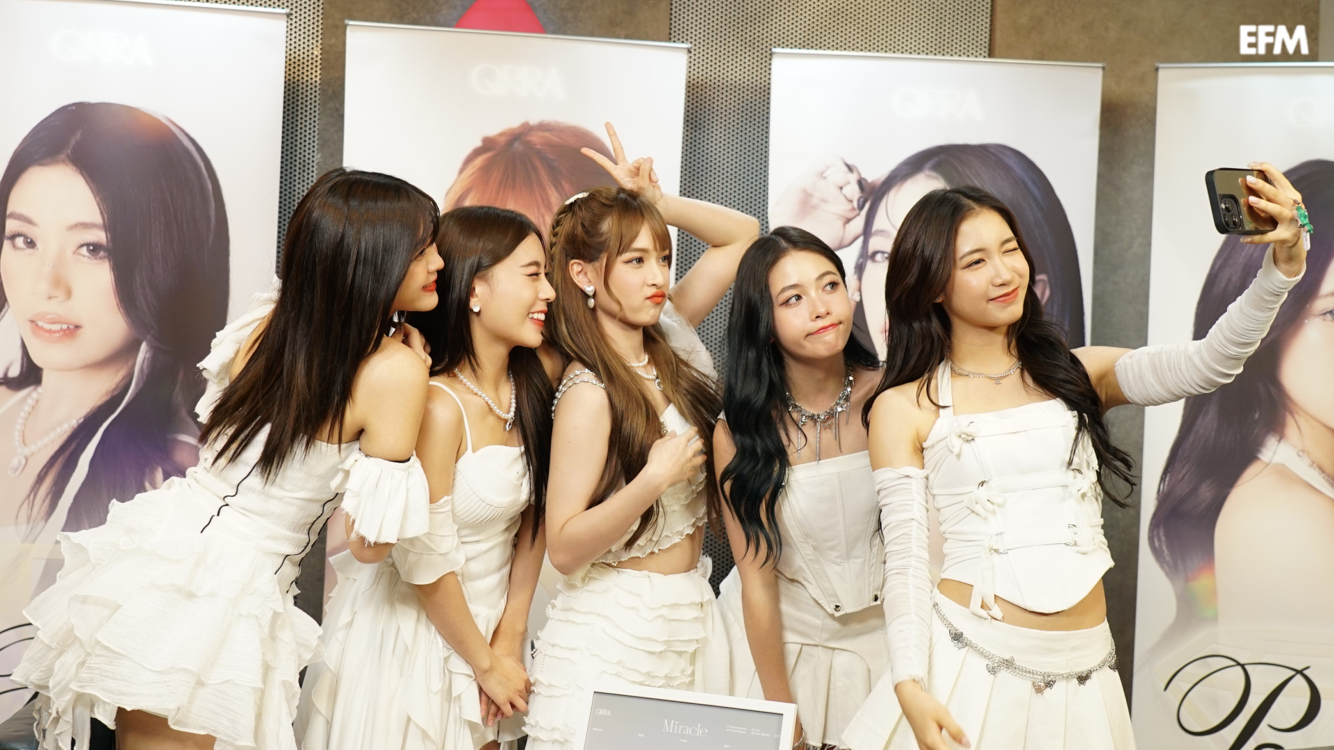 สวยฉ่ำ พวกเรา "QRRA" 5 คน บอกเลย... 'Visual' ทั้งวง!! พร้อมนำซิงเกิลเดบิวต์ “Miracle”มาฝากแฟนๆ ...