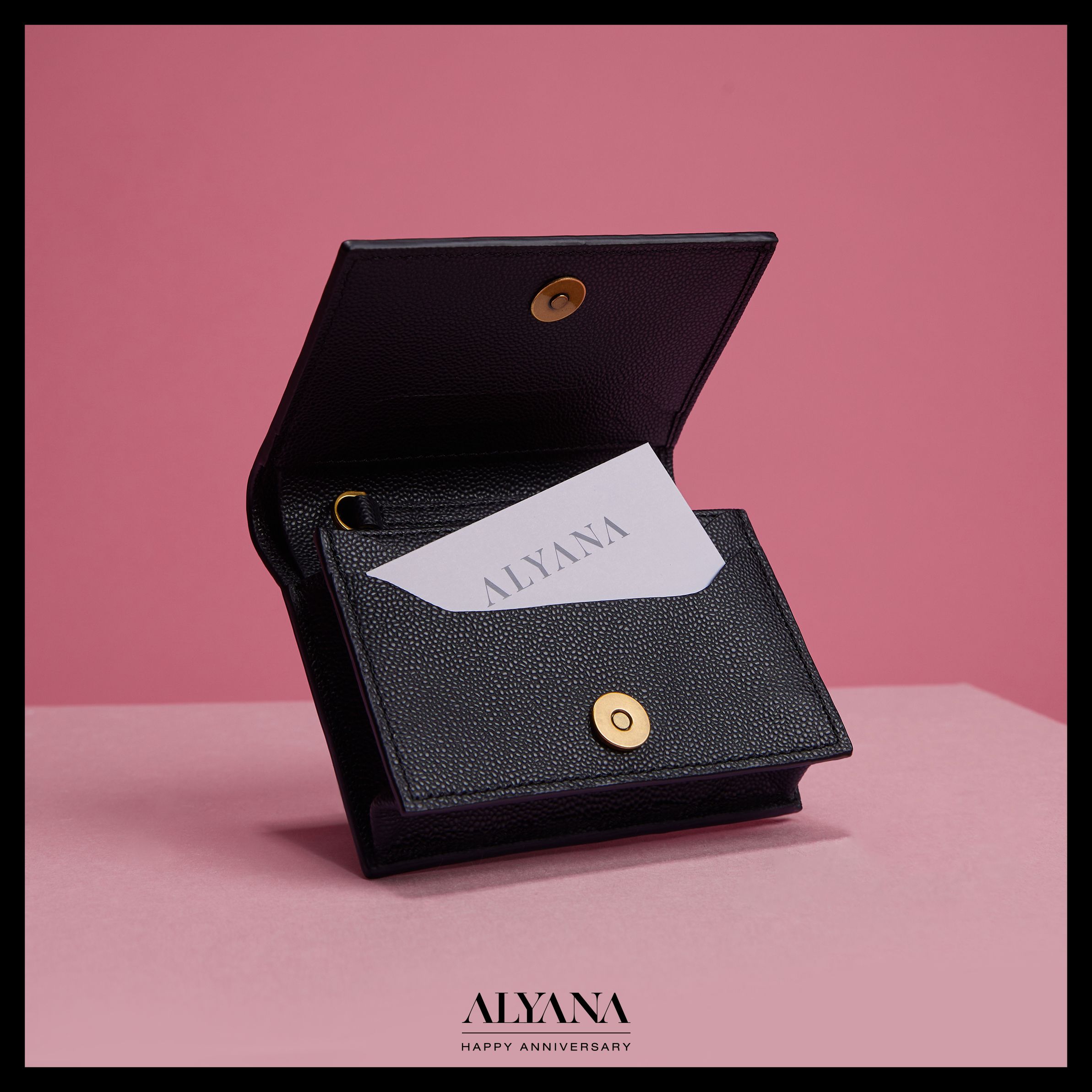 เป๊ก ผลิตโชค เปิดตัวคอลเล็กชันใหม่ของ ALYANA ฉลองครบรอบ 2 ปี วางจำหน่าย 25 ก.ค.นี้