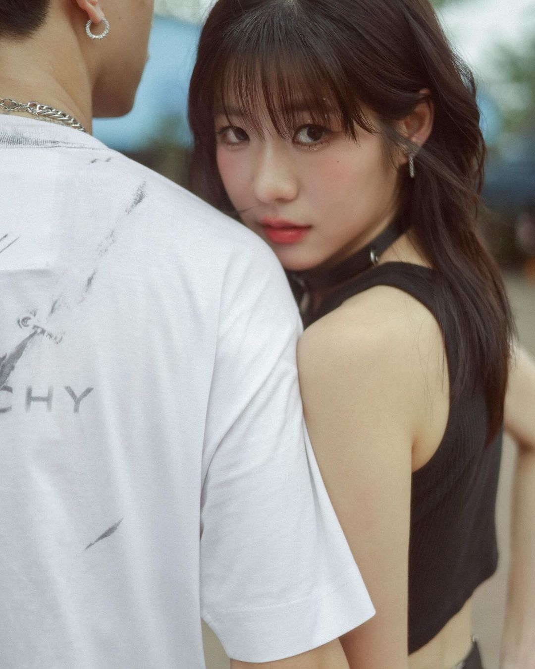 จิ้นแล้วนะ! เมื่อ ท็อป LazyLoxy โพสต์ภาพคู่ น้ำ นักร้องนำแห่งวง ALIZ จนถูกแซวเป็นคู่รักใหม่?