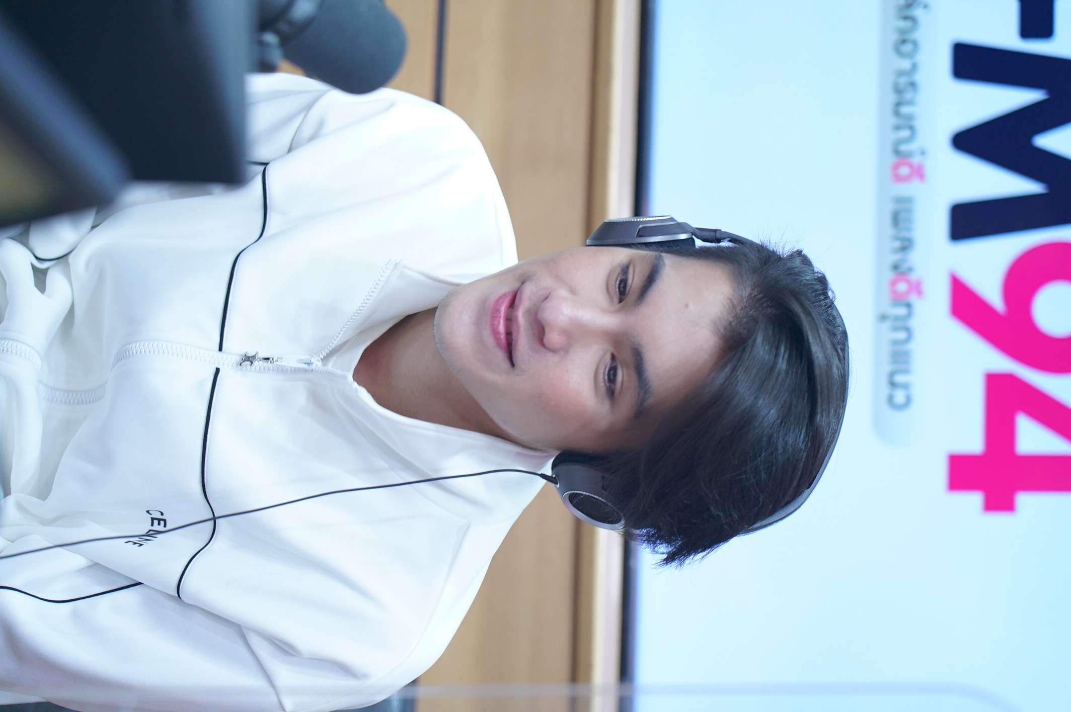 EFM94 เปิดสตูต้อนรับ “JAONAAY” มาโชว์สกิลร้องเพลง พร้อมเผยเรื่องหัวใจ ...