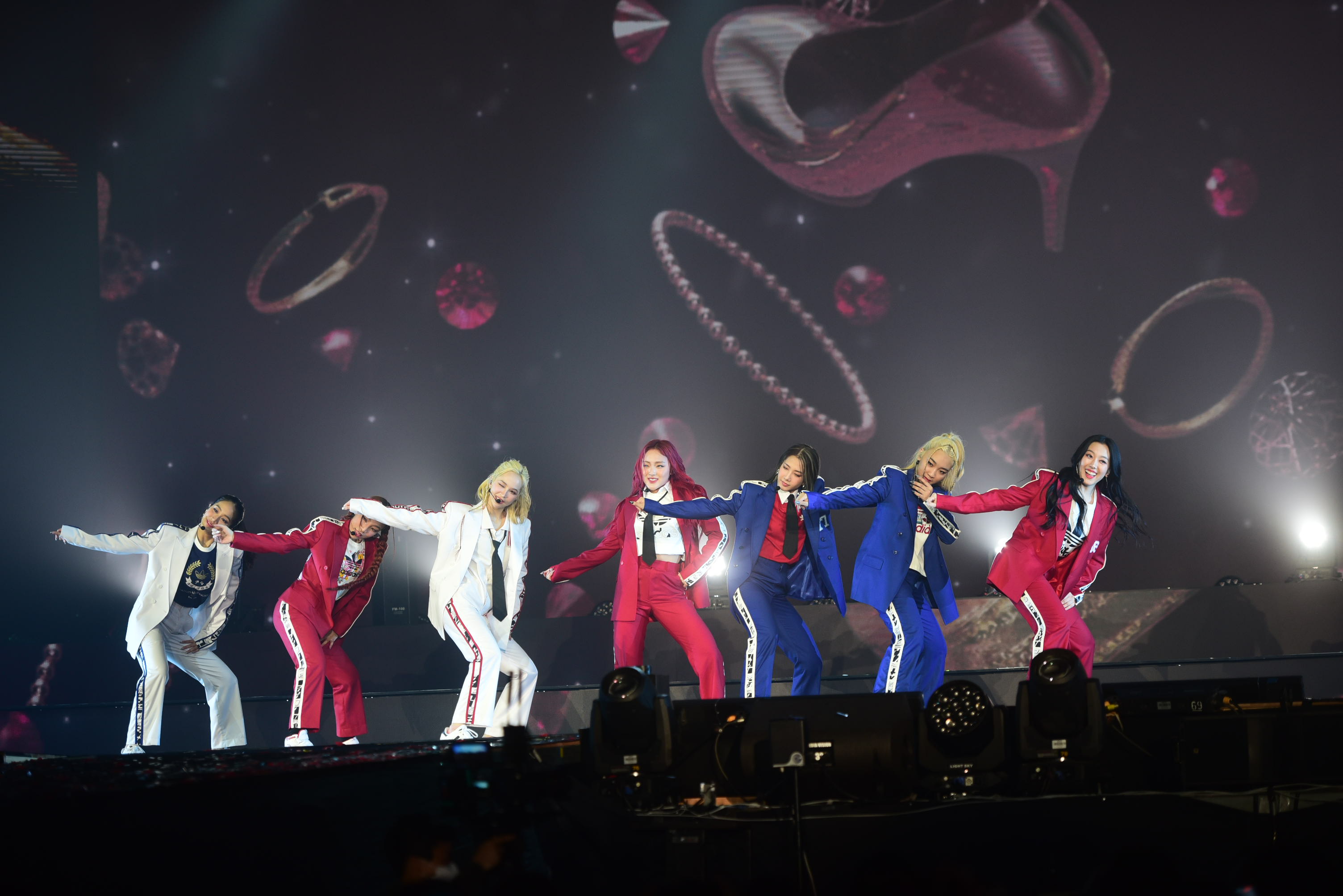 ‘4EVE : The First Concert’ ติด TOP 10 คอนเทนต์ยอดนิยม หลังนำมา สตรีมให้ ...