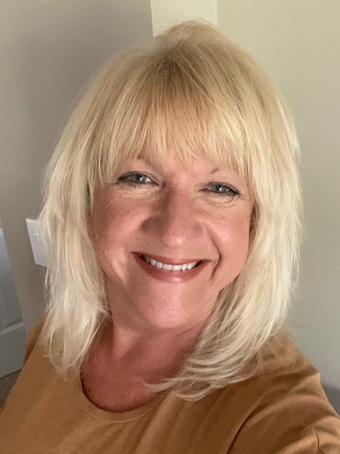 Lori Howell's Instagram, Twitter & Facebook on IDCrawl