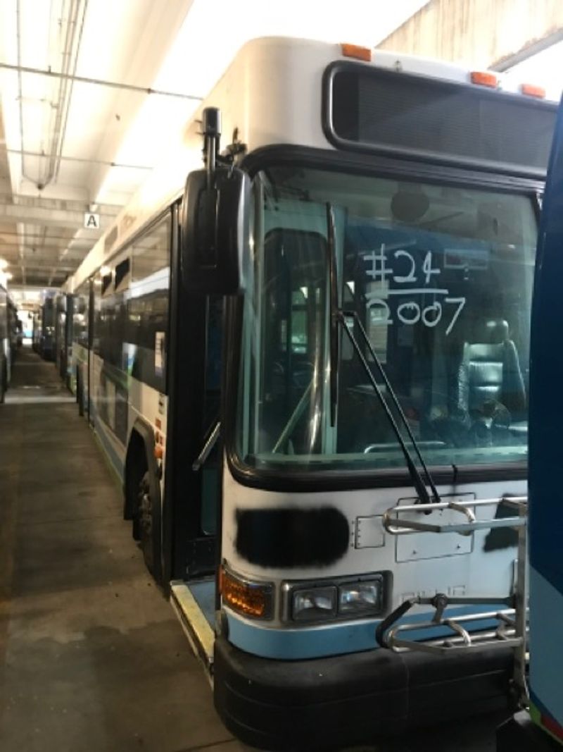 2007 Gillig Lf 40 Foot Diesel Passenger Bus - Vin: 15ggd291171077659 ...