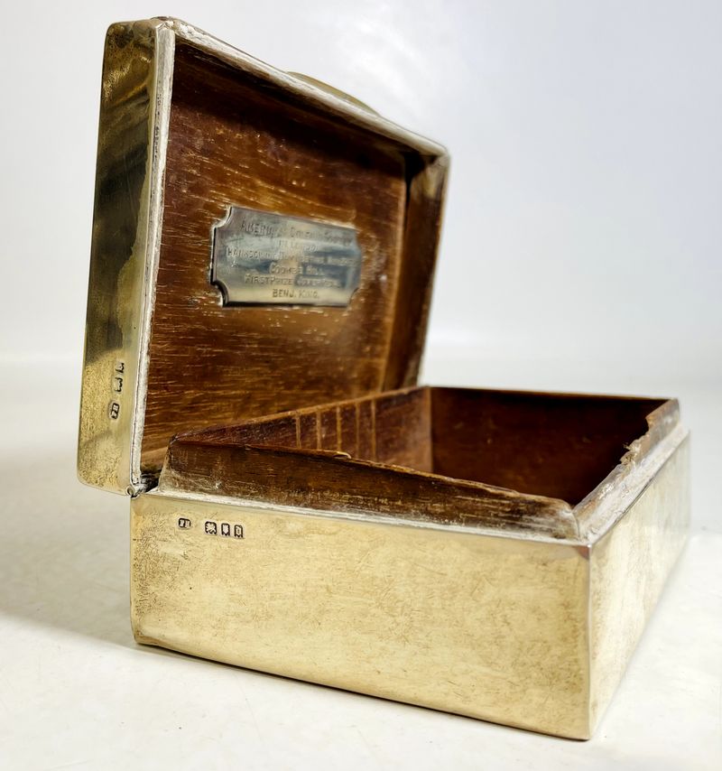 Ararity Auction's Weekly Weird Treasures Sale! A Huge Variety of Weird ...