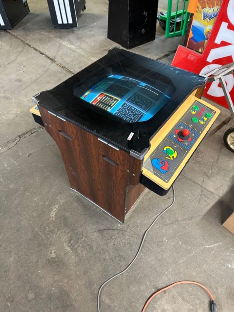 Cocktail multicade with 40 games - Excellent condition with a NOS CRT ...