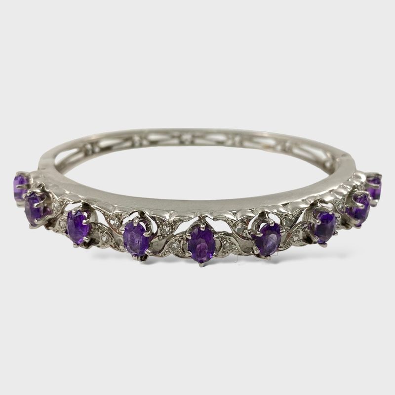 Ararity's Fine Summer Jewelry Sale. Sale is live. Bid Now! Lots start ...