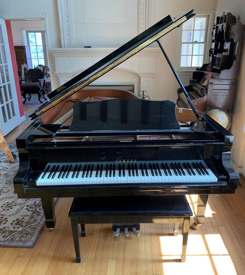 Q1010- Yamaha C7 Piano and Weaver Organ Sale