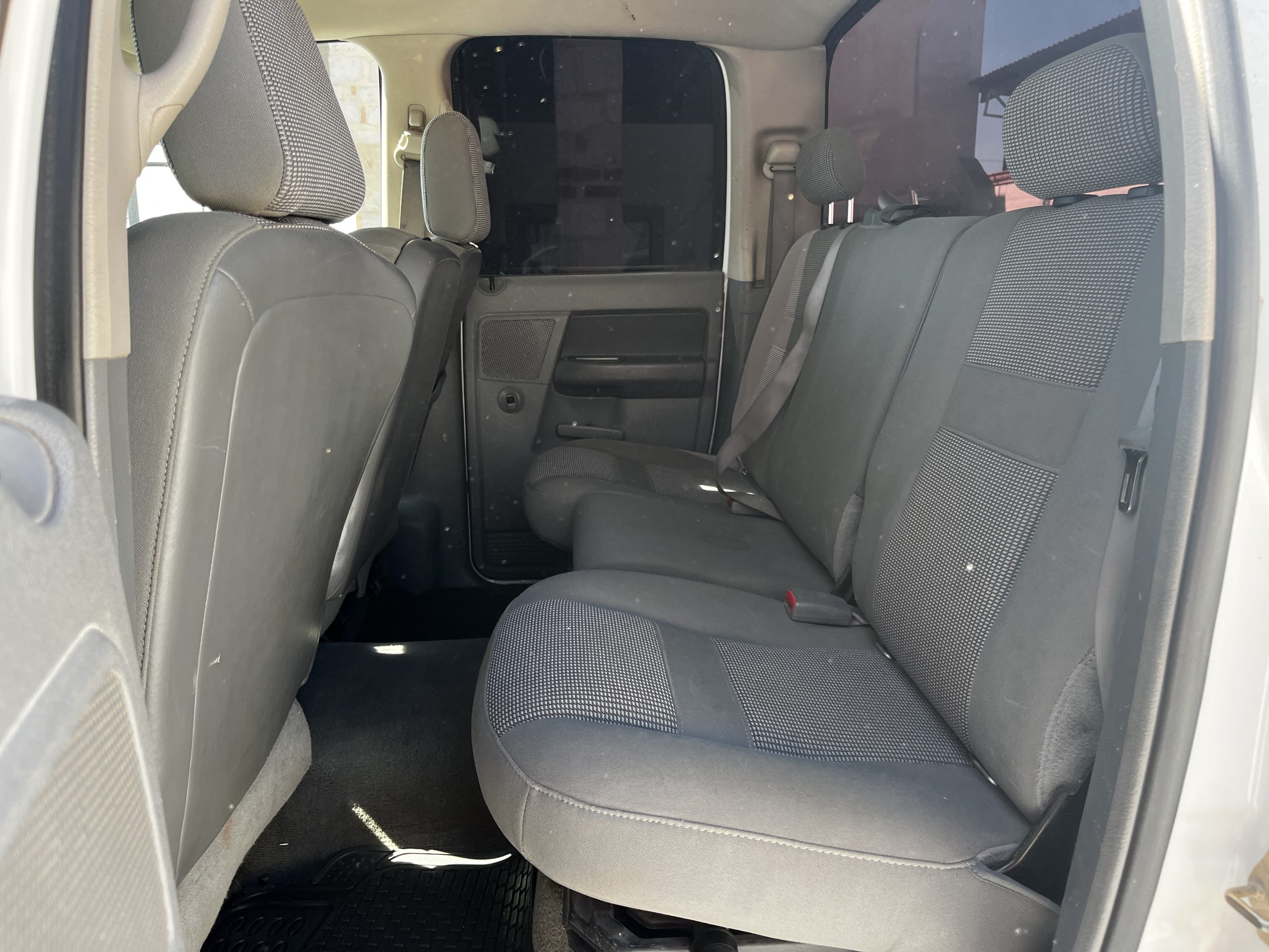 Dodge RAM Crew Cab 4x4 Doble Rodado 2006 Automático - Autos Guadalajara