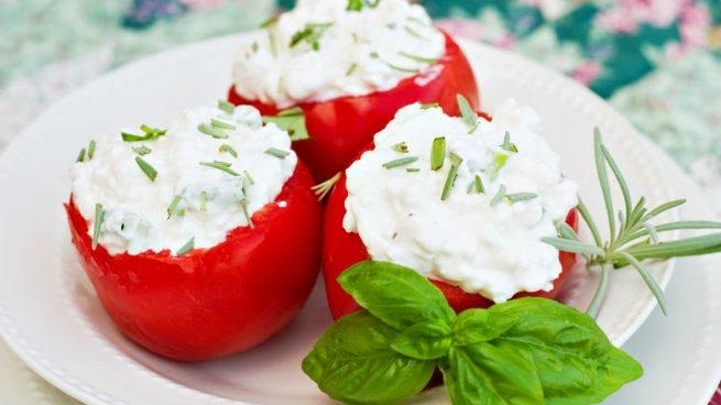 Queso cottage con jitomate cherry + papaya de 115 Kcal - Receta fácil ...