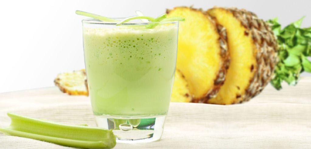 Jugo verde con piña de 90 Kcal - Receta fácil en la app Avena