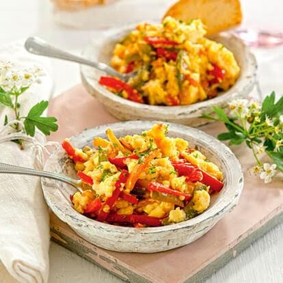 Huevo con pimientos de 80 Kcal - Receta fácil en la app Avena