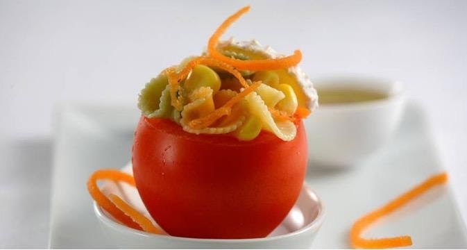 Jitomate relleno de pasta y queso de 109 Kcal - Receta fácil en la app ...