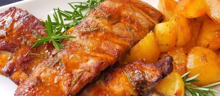 Chuleta de cerdo con ensalada dulce de piña y papa de 175 Kcal - Receta ...