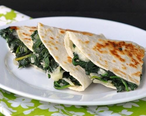 Quesadilla de espinaca y oaxaca de 205 Kcal - Receta fácil en la app Avena