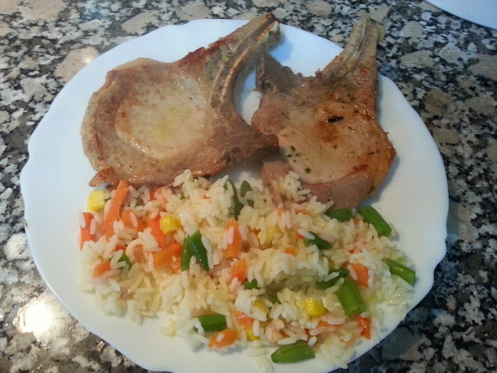 Chuletas con arroz de 153.2 Kcal - Receta fácil en la app Avena