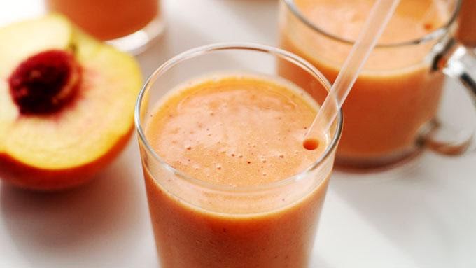 Smoothie de fresa y durazno de 216 Kcal - Receta fácil en la app Avena