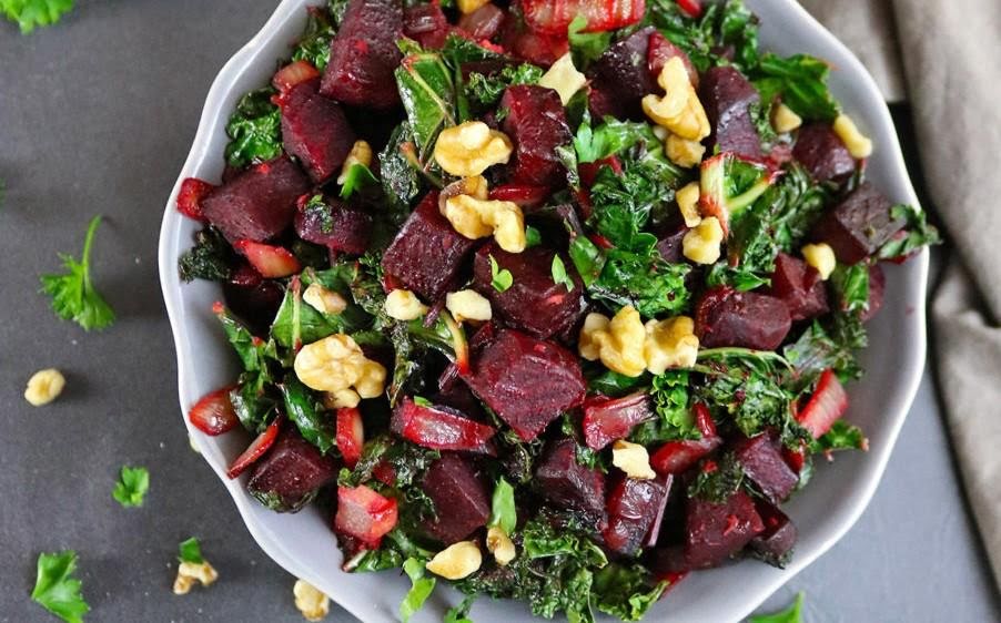 Ensalada de nuez. betabel y espinaca de 236 Kcal - Receta fácil en la ...