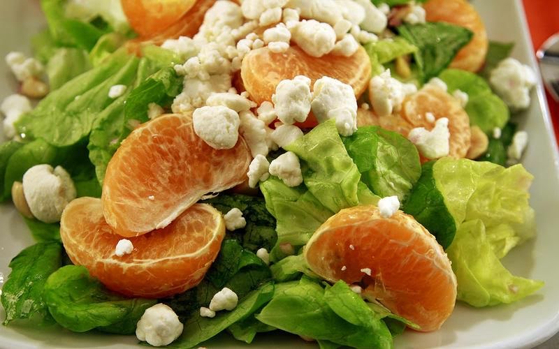 Ensalada de mandarina y queso de cabra de 143 Kcal - Receta fácil en la ...