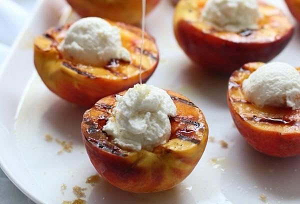 Duraznos horneados con requesón de 210 Kcal - Receta fácil en la app Avena