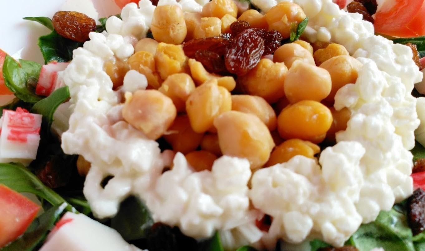 Ensalada de cottage, garbanzo y arándano de 178 Kcal - Receta fácil en ...