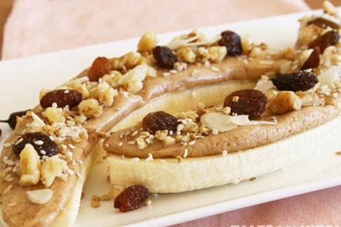 Plátano con crema de cacahuate y nuez de 207.1 Kcal - Receta fácil en ...