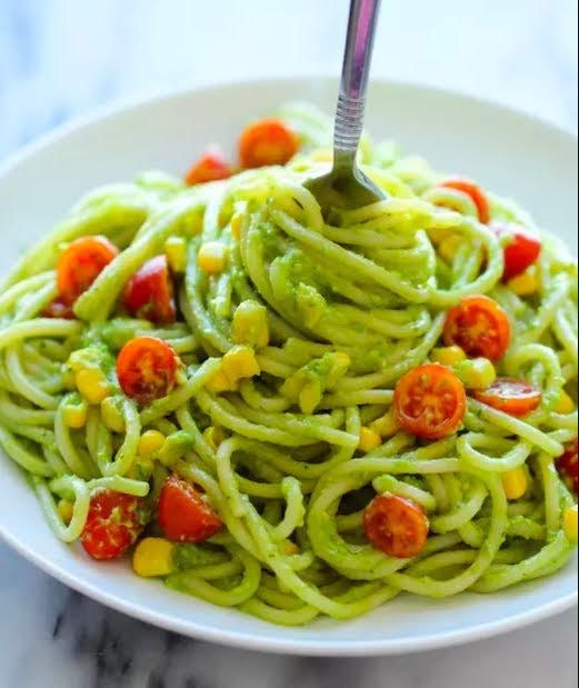 Spaghetti with avocado sauce de 299 Kcal - Receta fácil en la app Avena