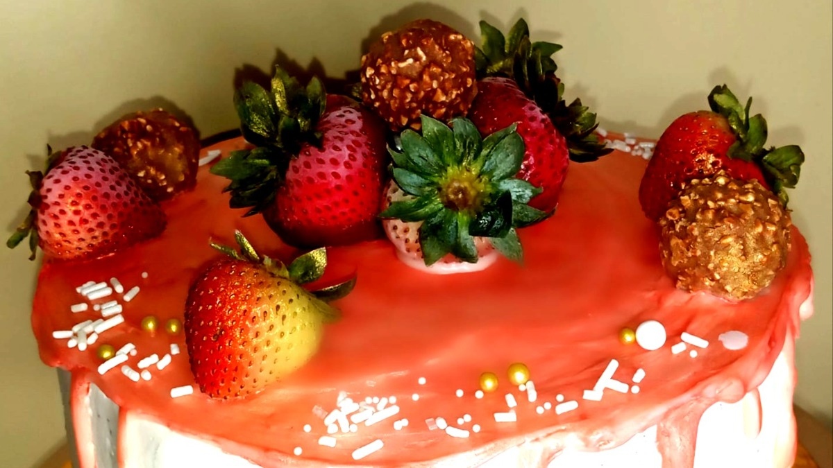 Sweet Tooth Moist Cakes - Sweet Tooth Moist Cakes Pastry Dessert ...