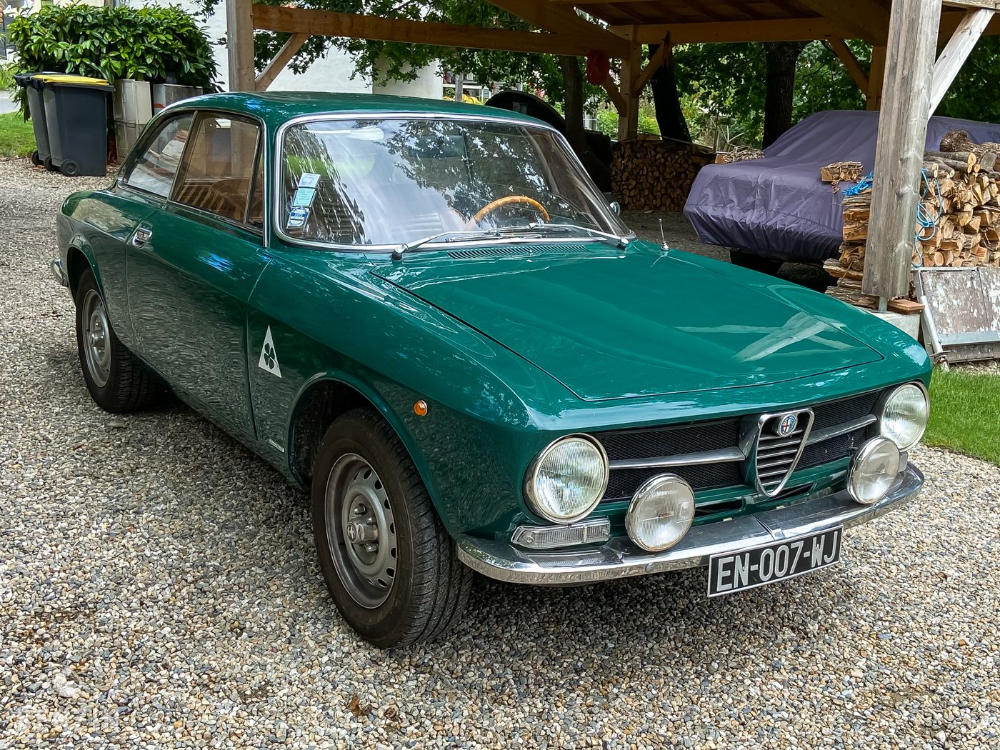 Benzin - Alfa Romeo Giulia 1600 GT Junior - 1975