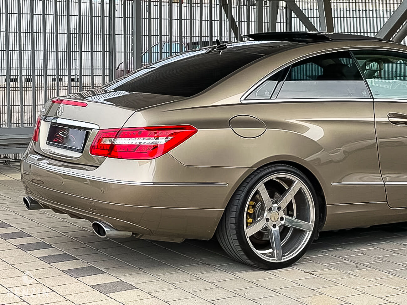 Benzin - Mercedes-Benz E350 Coupé - 2011