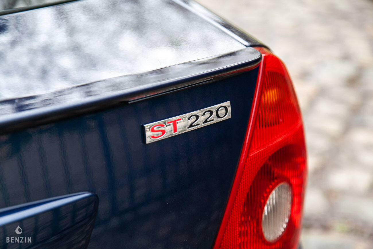 Benzin - Ford Mondeo ST 220 - 2003