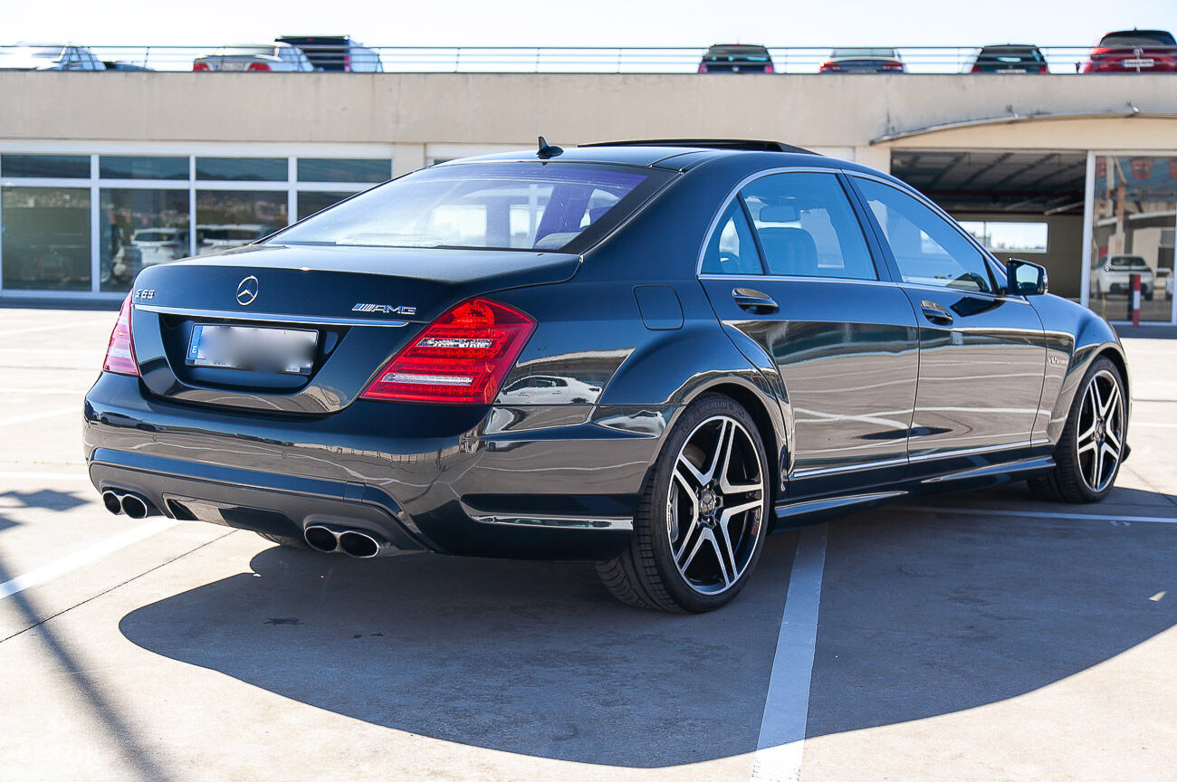 Benzin - Mercedes-Benz S65 AMG W221 - 2011