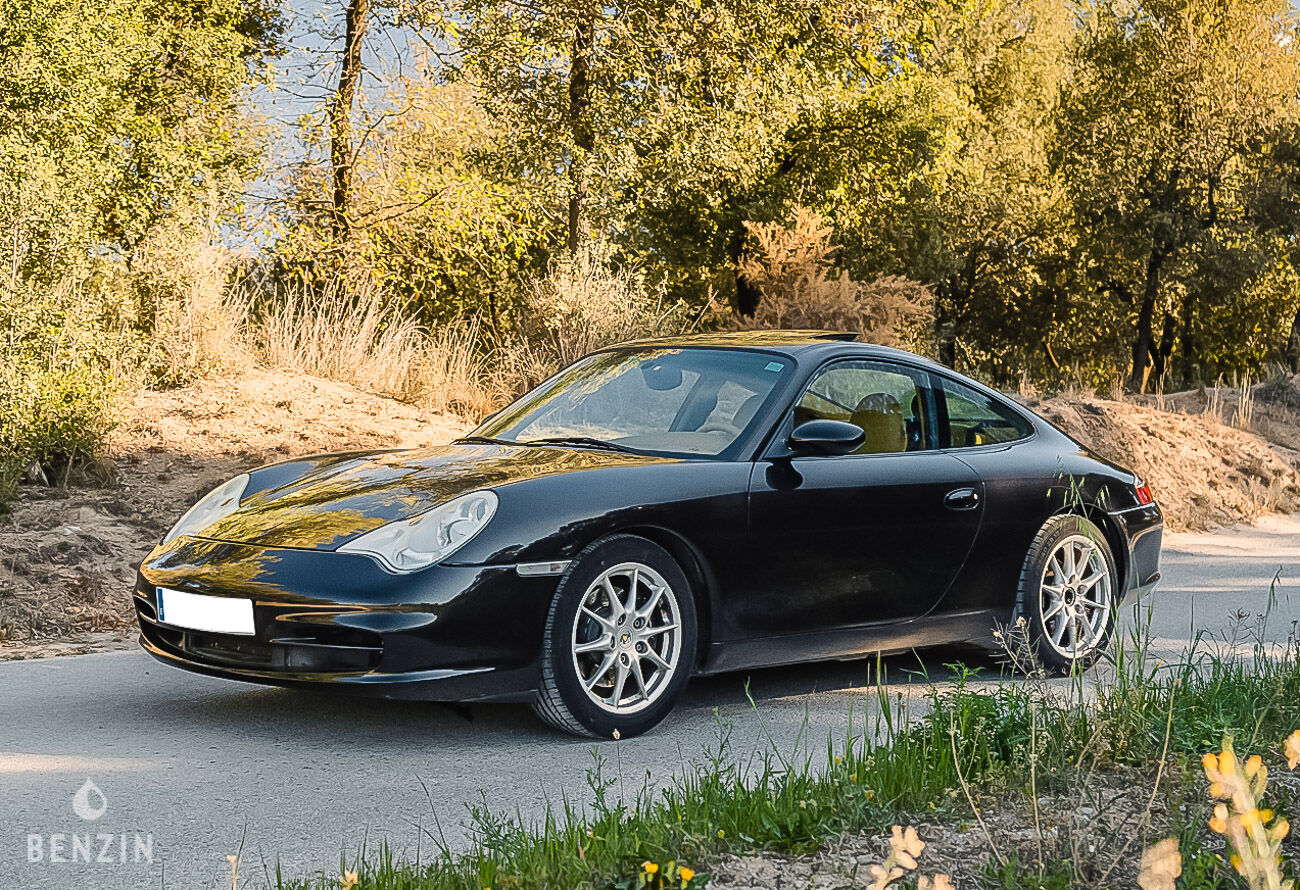 Benzin - Porsche 911 type 996 Carrera - 2004