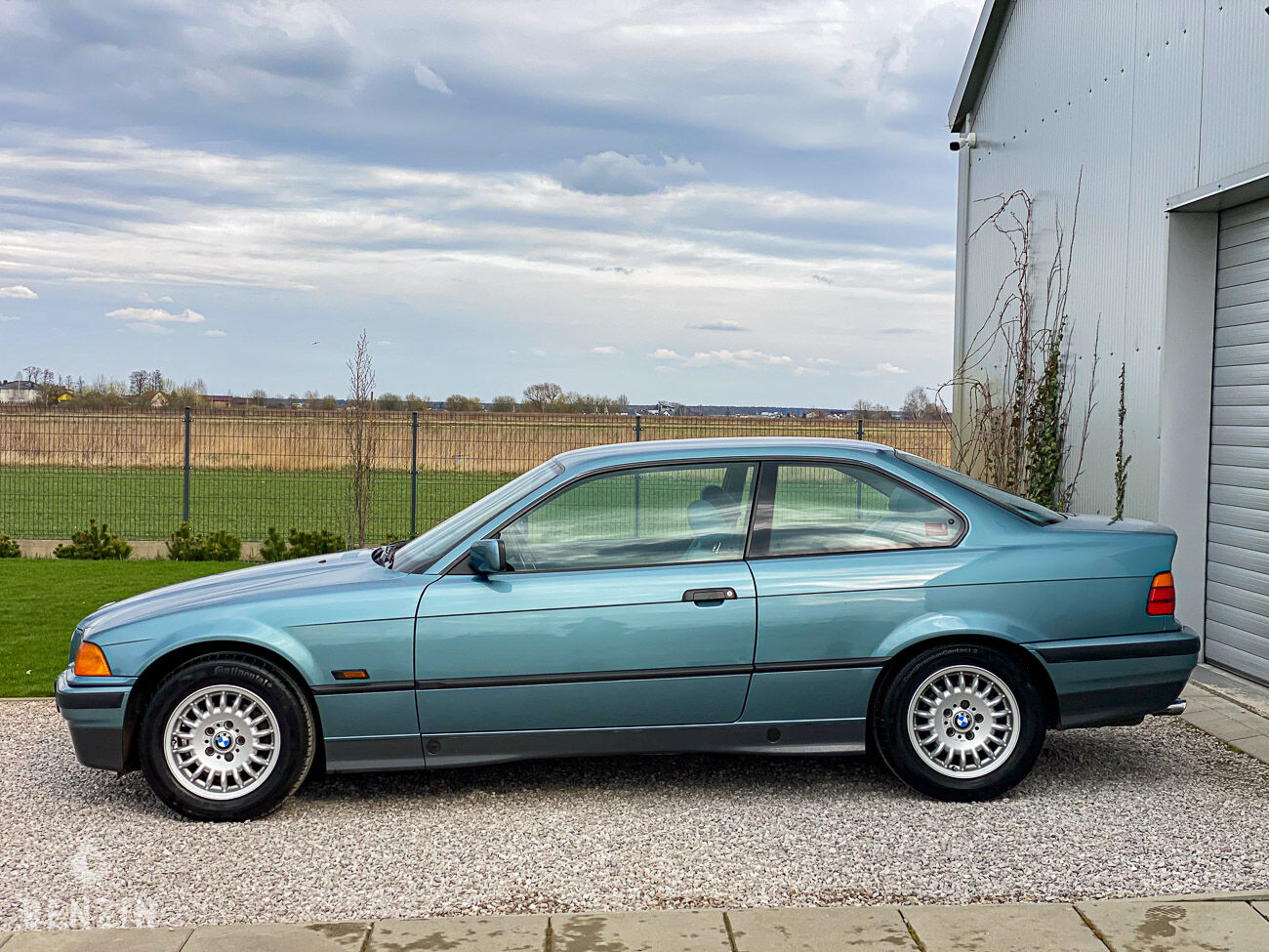 Benzin - BMW 328i e36 55k km - 1995