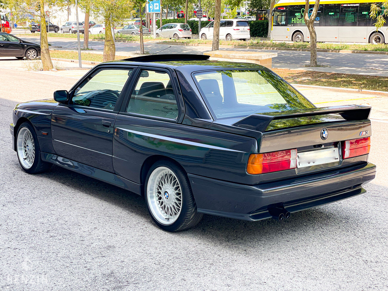 Benzin - BMW M3 e30 - 1987