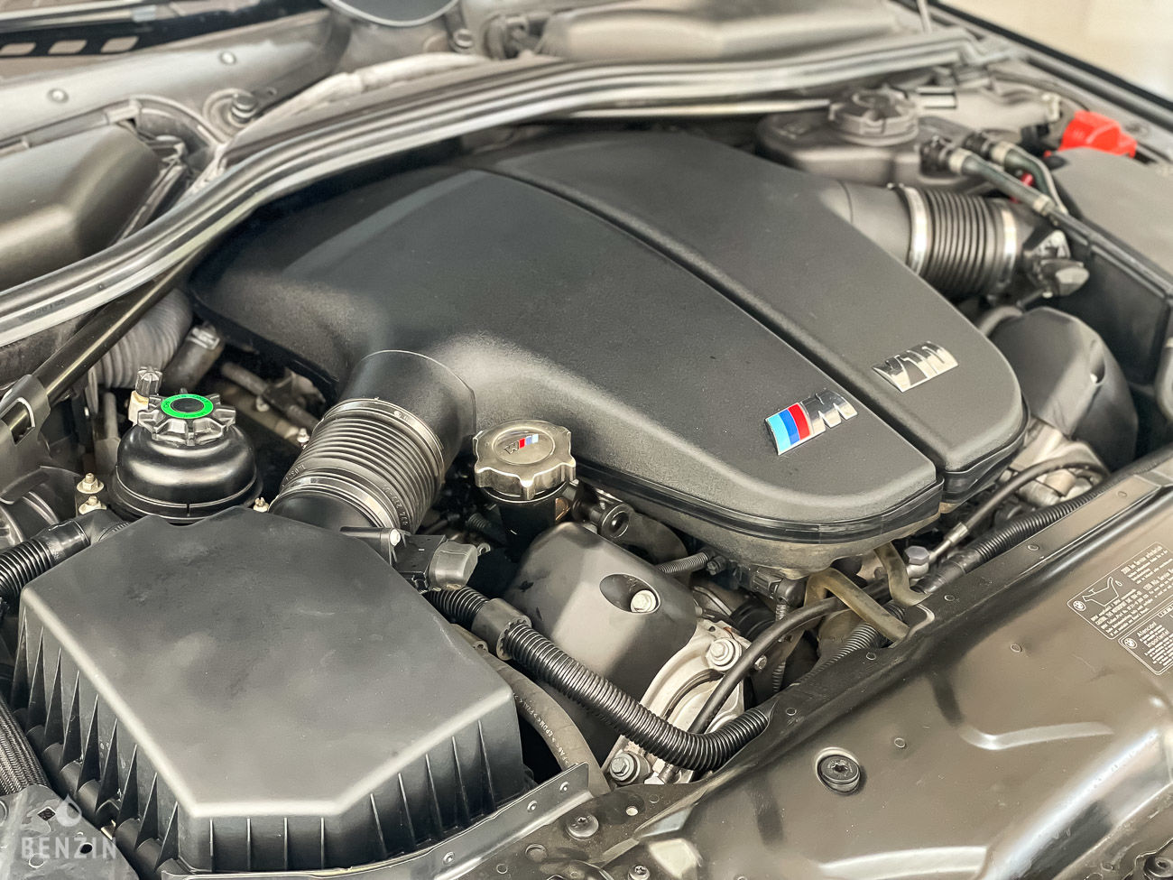 Benzin - BMW M5 e60 44k km - 2009