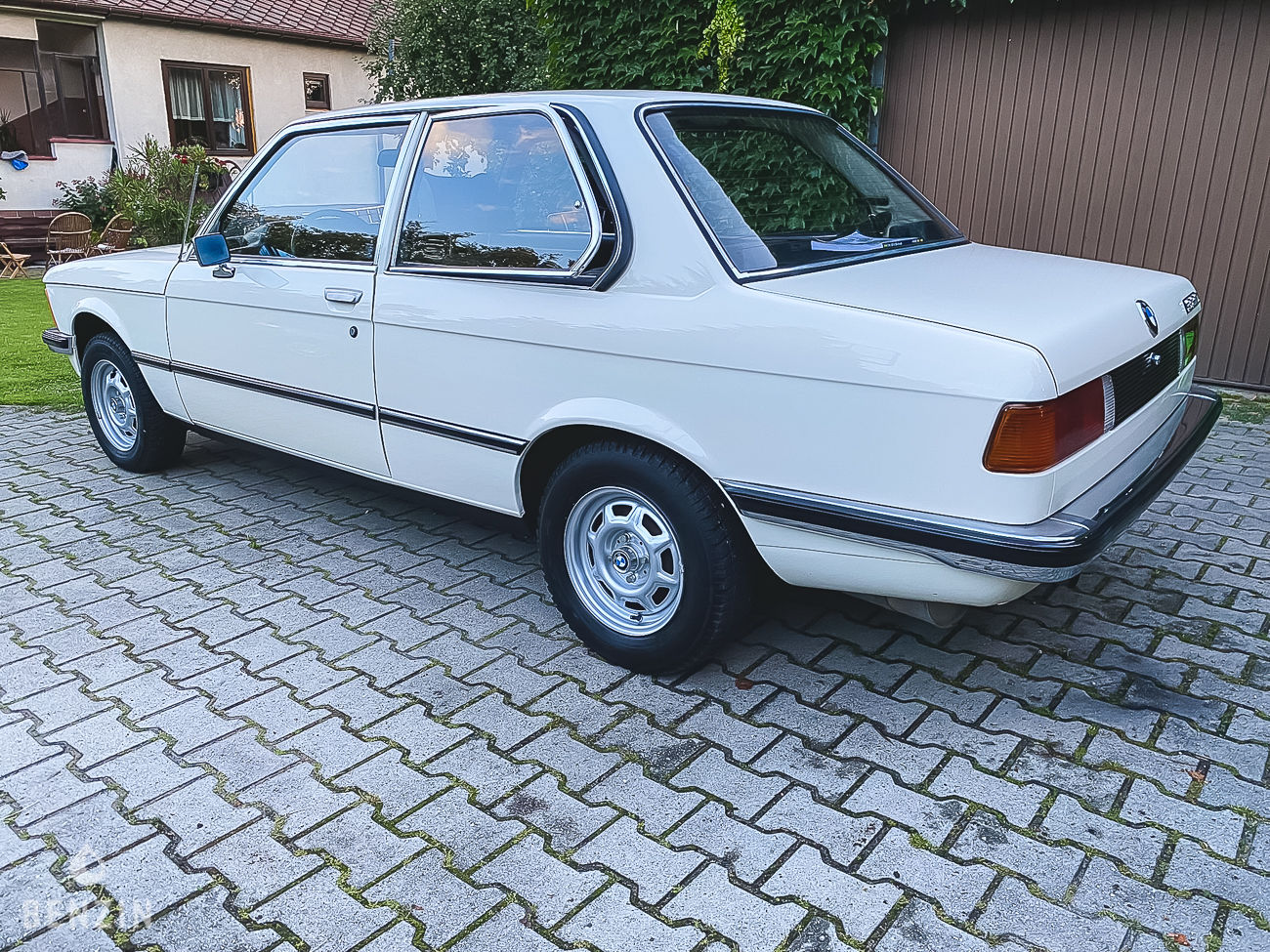 Benzin - BMW 320/4 e21 - 1977