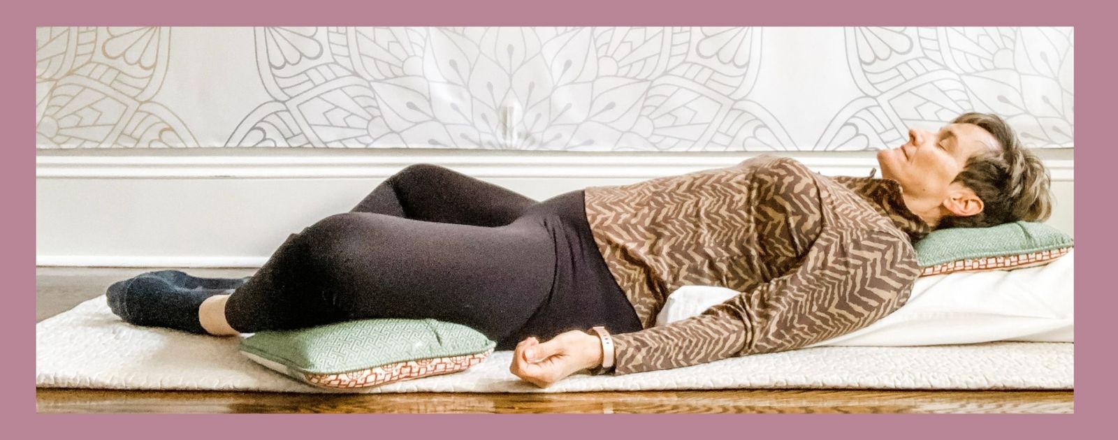 How to eat mindfully during the holidays and yoga poses for digestion ...