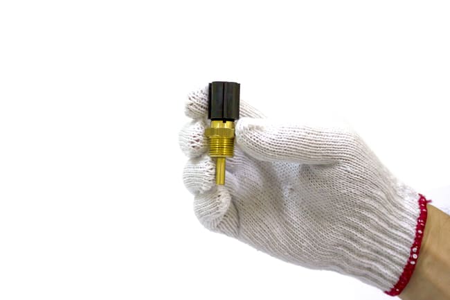 The coolant temperature sensor: testing and troubleshooting