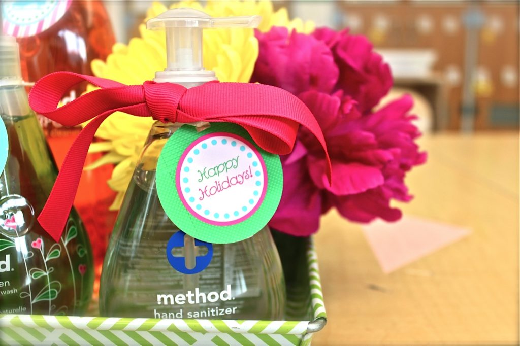 Giveaway + Free Printables: "Spraying Good Cheer" with Method