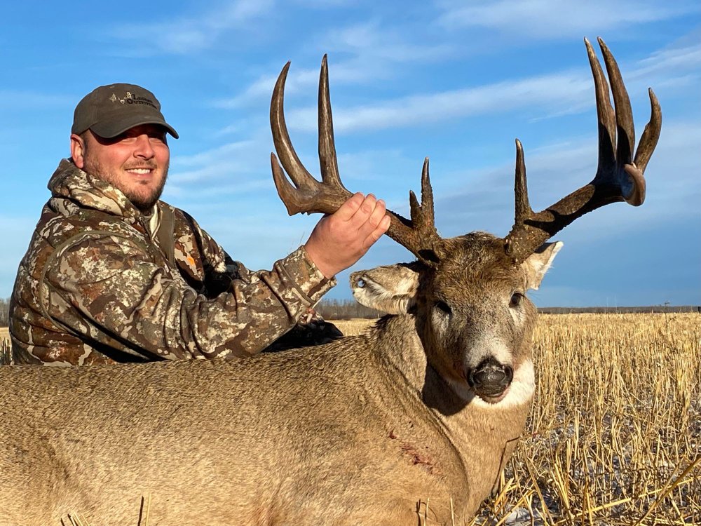 5 Day Whitetail Hunt (Rifle) Legend Outfitting Big Game Hunts Northern ...