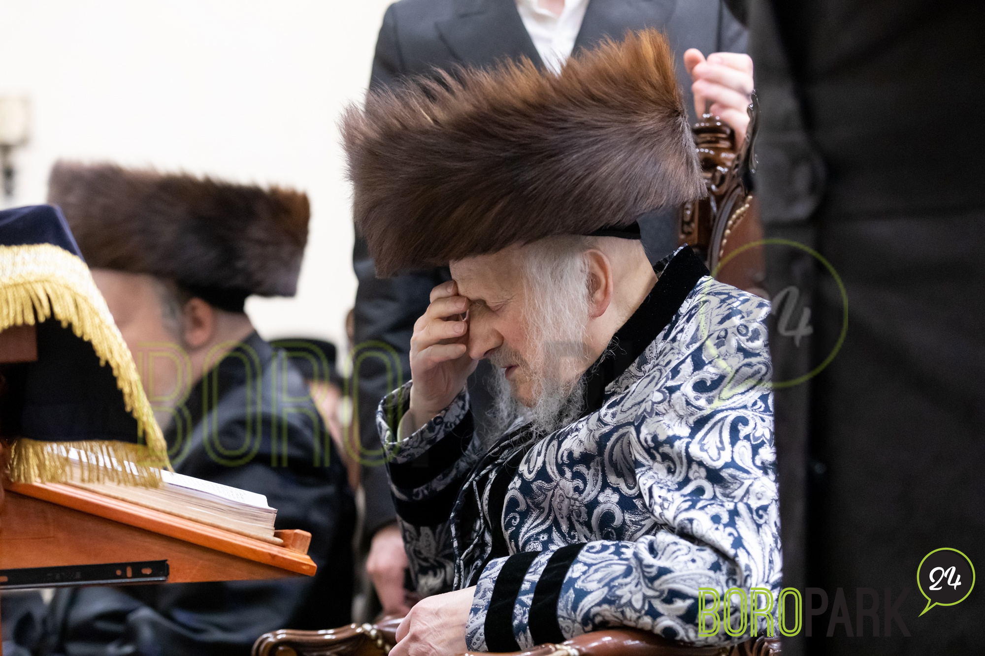 Verdan Rebbe Motzei Shabbos in Boro Park | Boro Park 24
