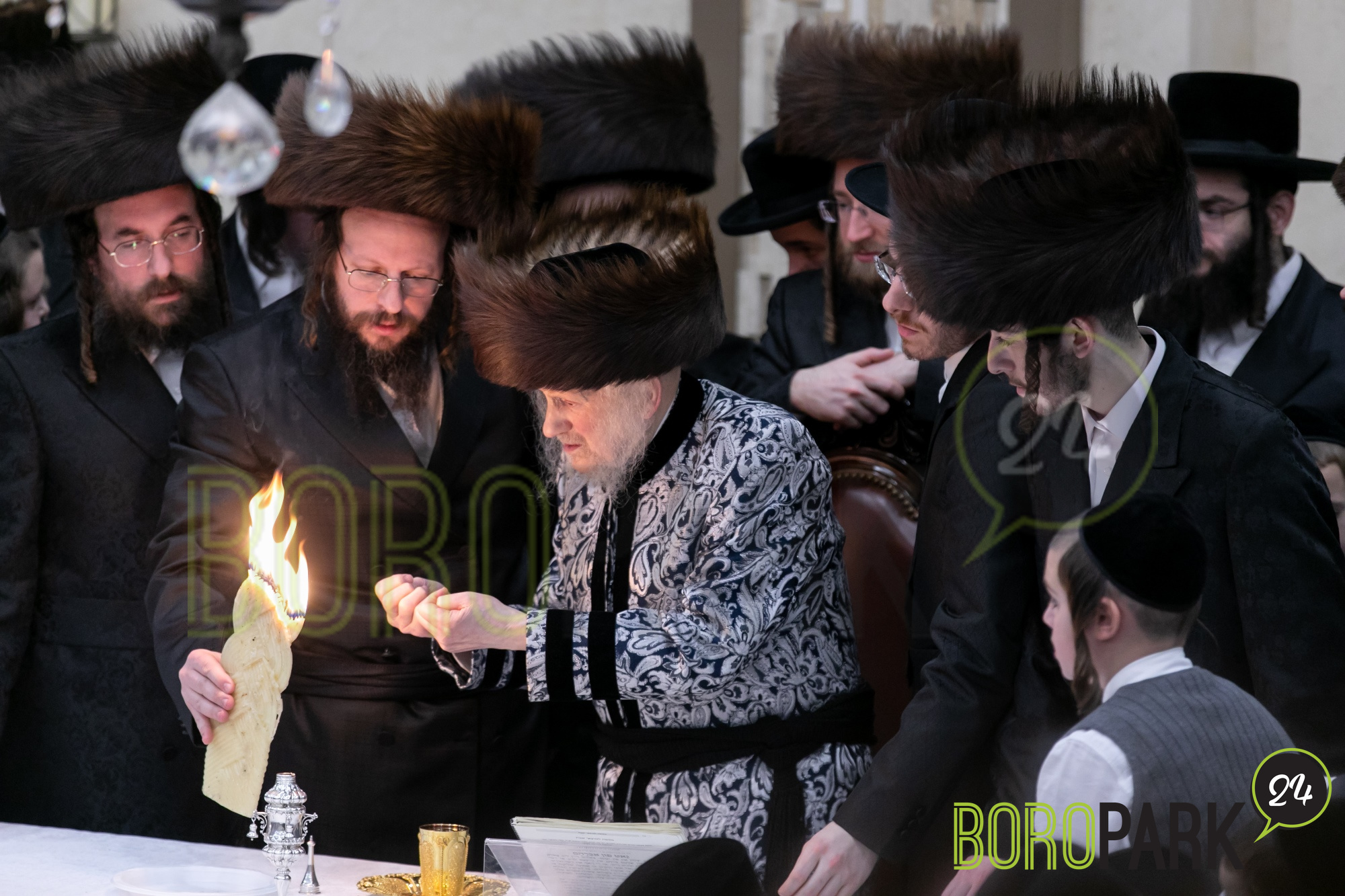 Verdan Rebbe Motzei Shabbos in Boro Park | Boro Park 24