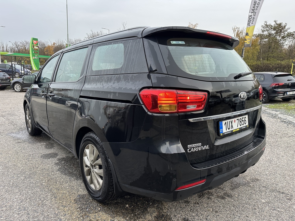 Kia Carnival 2019 roku ojeté koupit v Česku: Minivan, Benzín, 3.3 l ...