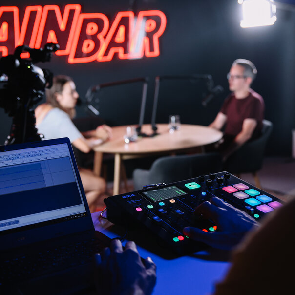 Brain Bar Podcast- és Videóstúdió | Brain Bar